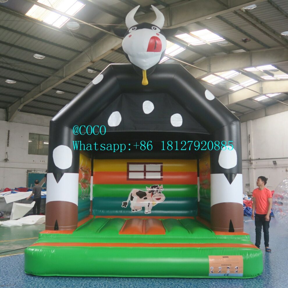 Roofed Inflatable Bouncy Castle House 4x4x35m Fun Cow Design For Kids ...